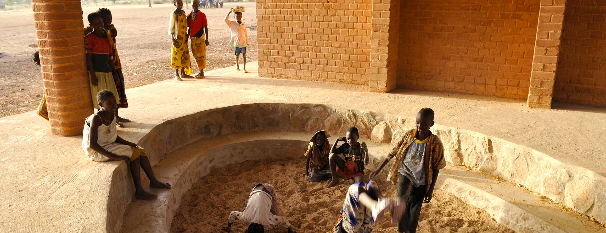 Diébédo Francis Kéré: une architecture durable au Burkina Faso - A4 ...
