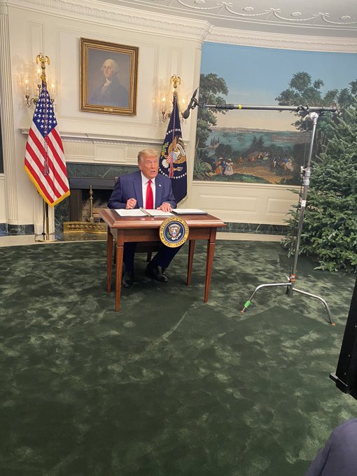 Donald Trump humilié : cette photo improbable devenue virale - A4 ...